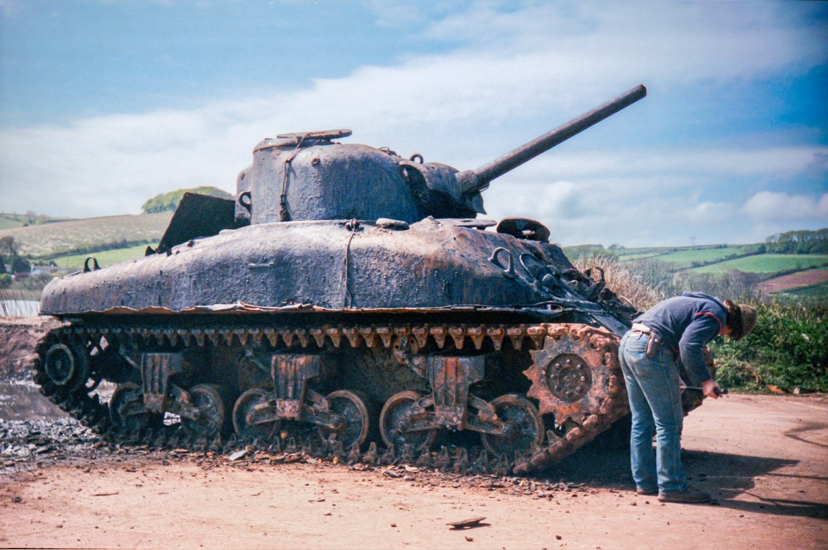 Sherman Tank: at the bottom of the sea for 40 years – Colin Anderson