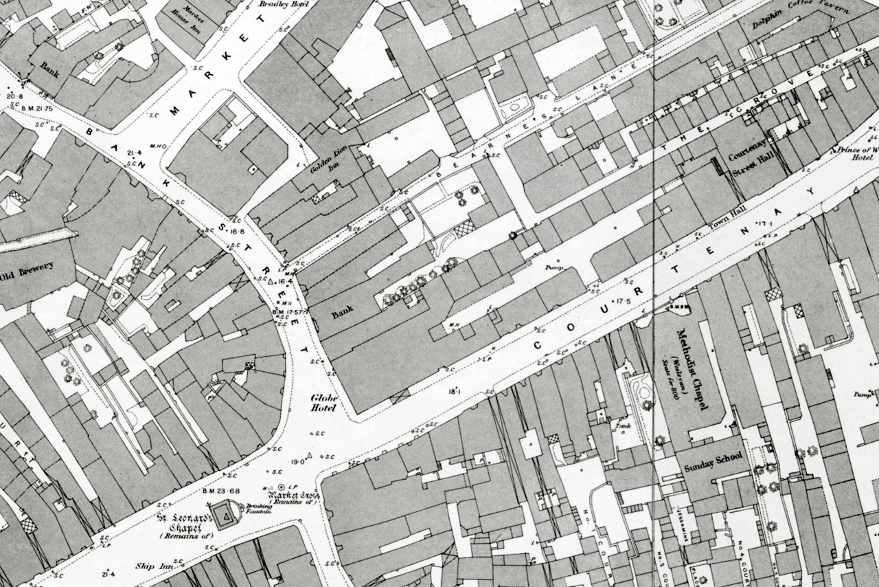 Newton Abbot in Old Pictures: The Globe Hotel in 1981 – Colin Anderson